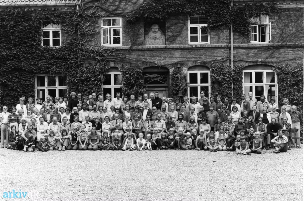 Jule- og nytårshilsen fra Friskolearkivet 2024 - Friskolearkivet